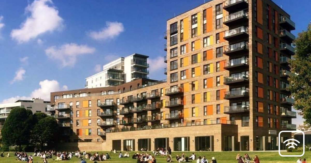 Poplar Union Cafe: A Work-Friendly Place in London